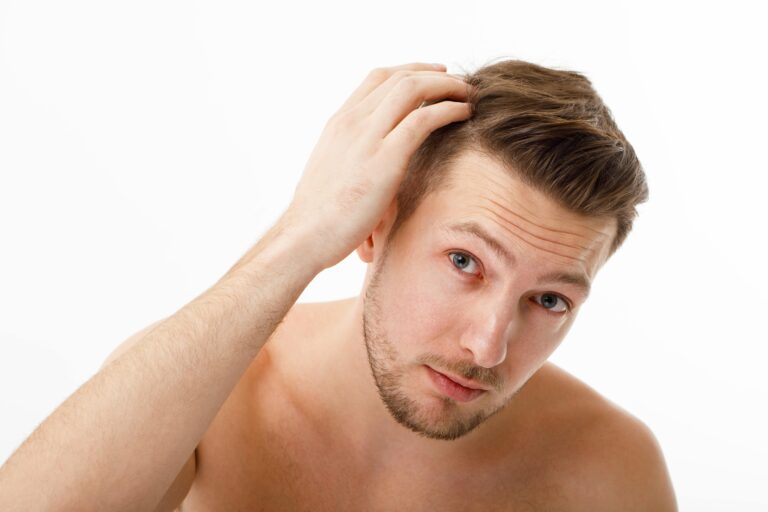 Début de calvitie : comprendre les signes et agir tôt | Cosmedica
